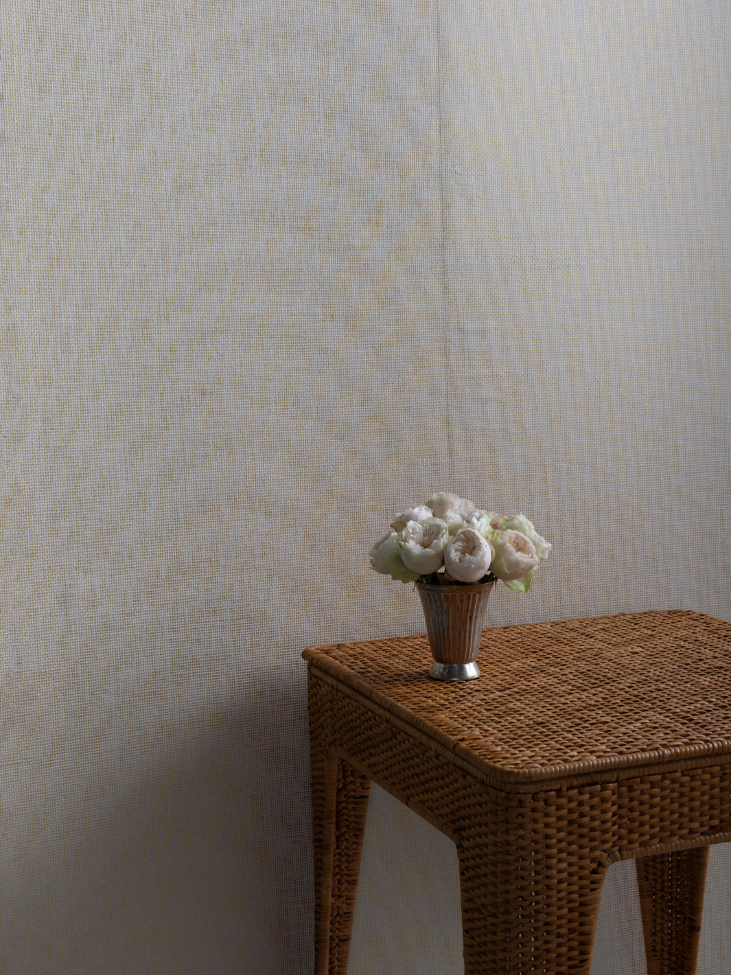 'Woven Textures' Grasscloth Wallpaper in Gold Weave – Wallshoppe