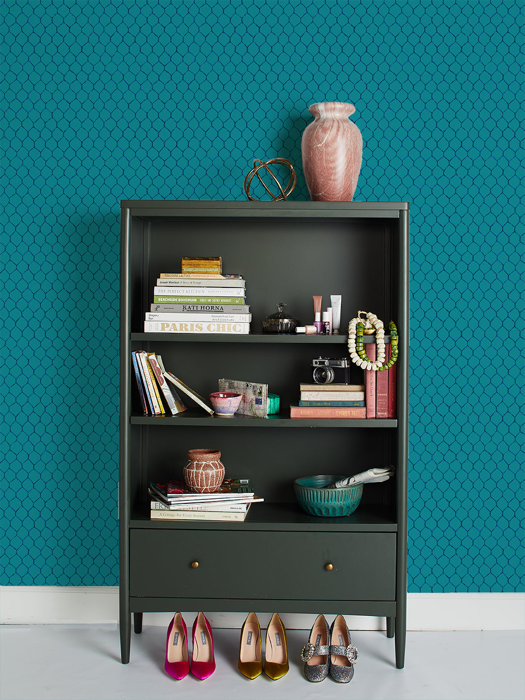 'Evelyn's Chicken Wire' Wallpaper by Sarah Jessica Parker - Sapphire o ...